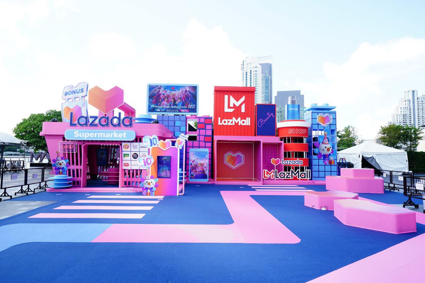 ฉลองครบรอบ 10 ปี Lazada World – aladdinflooring